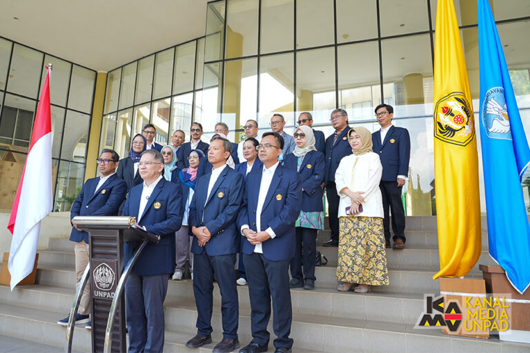 Penetapan Dekan Fakultas dan Sekolah Terpilih Periode 2026-2030 ...